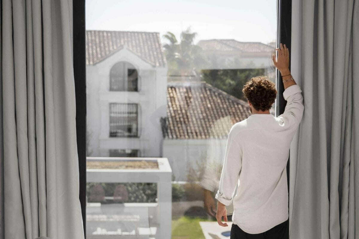 Transformă-ți balconul într-un spațiu elegant - 5 moduri prin care poți ...