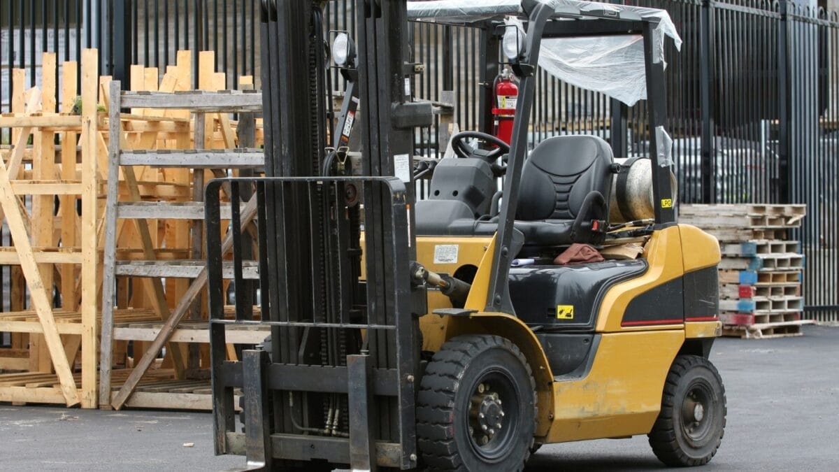 Din ce piese este compus un stivuitor? - SEMM